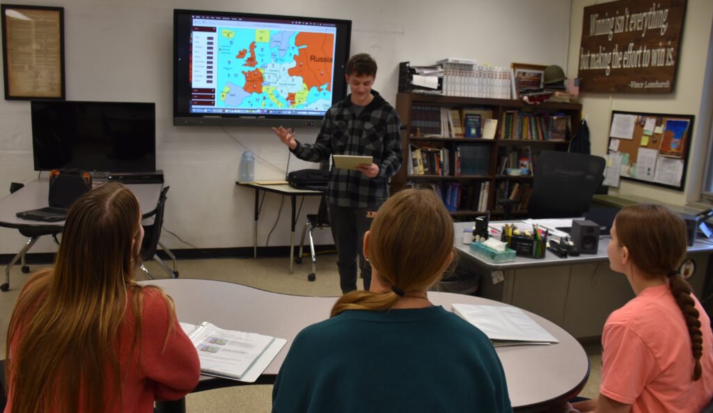 Engage with World War 1 Simulation - HistorySimulation.com (TM)